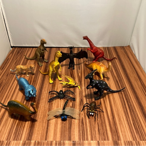 unbranded | Toys | Mixed Dinosaur Bugs Cheetah Plastic Toy Lot Cake ...